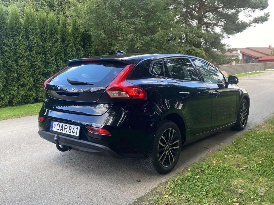 Melns Volvo V40 2017 Klaipėda, ar dzinēja tilpumu 1.97 L un nobraukumu 345 tūkst. km par 6400 €, foto 7 vietnē AUTOMOTO.COM.LV
