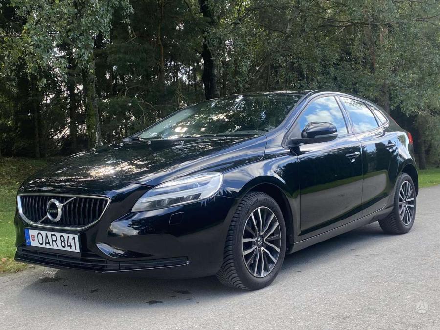 Melns Volvo V40 2017 Klaipėda, ar dzinēja tilpumu 1.97 L un nobraukumu 345 tūkst. km par 6400 €, foto 13 vietnē AUTOMOTO.COM.LV