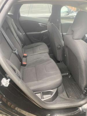 Melns Volvo V40 2017 Klaipėda, ar dzinēja tilpumu 1.97 L un nobraukumu 345 tūkst. km par 6400 €, foto 21 vietnē AUTOMOTO.COM.LV