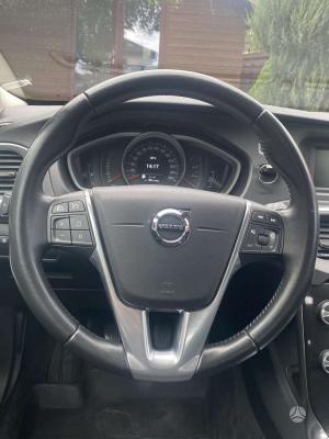Melns Volvo V40 2017 Klaipėda, ar dzinēja tilpumu 1.97 L un nobraukumu 345 tūkst. km par 6400 €, foto 24 vietnē AUTOMOTO.COM.LV