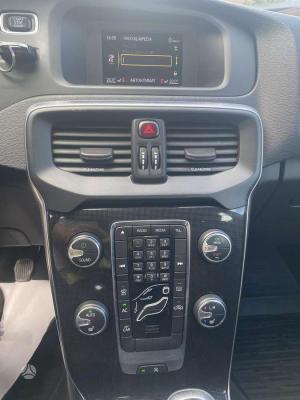 Melns Volvo V40 2017 Klaipėda, ar dzinēja tilpumu 1.97 L un nobraukumu 345 tūkst. km par 6400 €, foto 26 vietnē AUTOMOTO.COM.LV