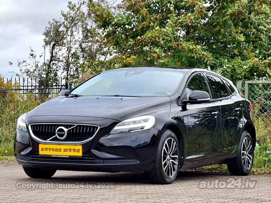 Black Volvo V40 2017 in Tartu, with an engine capacity of 2.00 L and mileage of 191 thousand km for 9990 €, photo 1 on AUTOMOTO.COM.LV