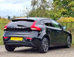 Black Volvo V40 2017 in Tartu, with an engine capacity of 2.00 L and mileage of 191 thousand km for 9990 €, photo 5 on AUTOMOTO.COM.LV