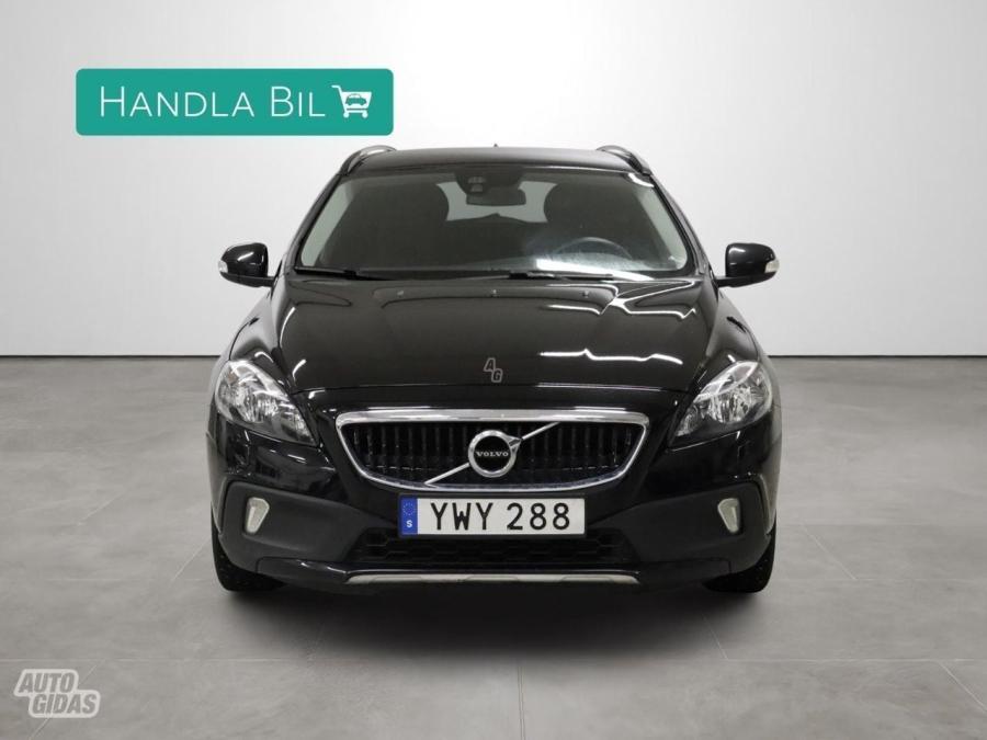 Black Volvo V40 2018 in Kaunas, with an engine capacity of 0.00 L and mileage of 77 thousand km for 21445 €, photo 3 on AUTOMOTO.COM.LV