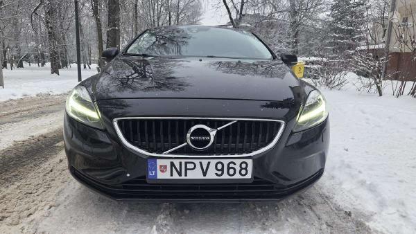 Melns Volvo V40 2018 Kauņa, ar dzinēja tilpumu 1.97 L un nobraukumu 198 tūkst. km par 9900 €, foto 2 vietnē AUTOMOTO.COM.LV