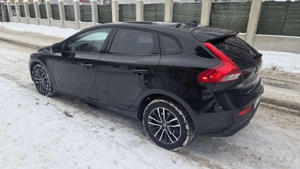 Melns Volvo V40 2018 Kauņa, ar dzinēja tilpumu 1.97 L un nobraukumu 198 tūkst. km par 9900 €, foto 5 vietnē AUTOMOTO.COM.LV
