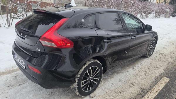 Melns Volvo V40 2018 Kauņa, ar dzinēja tilpumu 1.97 L un nobraukumu 198 tūkst. km par 9900 €, foto 8 vietnē AUTOMOTO.COM.LV