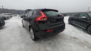 Melns Volvo V40 2018 Viļņa, ar dzinēja tilpumu 2.00 L un nobraukumu 180 tūkst. km par 9900 €, foto 5 vietnē AUTOMOTO.COM.LV