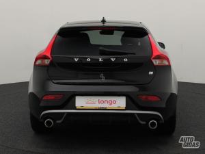 Black Volvo V40 2018 in Vilnius, with an engine capacity of 2.00 L and mileage of 206 thousand km for 12299 €, photo 5 on AUTOMOTO.COM.LV