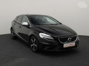 Black Volvo V40 2018 in Vilnius, with an engine capacity of 2.00 L and mileage of 206 thousand km for 12299 €, photo 10 on AUTOMOTO.COM.LV
