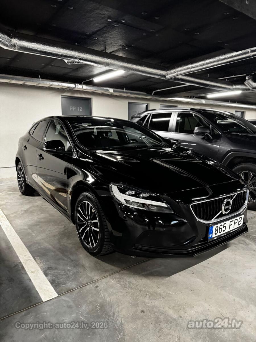 Black Volvo V40 2018 in Tallinn, with an engine capacity of 2.00 L and mileage of 180 thousand km for 12400 €, photo 1 on AUTOMOTO.COM.LV