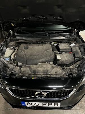 Black Volvo V40 2018 in Tallinn, with an engine capacity of 2.00 L and mileage of 180 thousand km for 12400 €, photo 9 on AUTOMOTO.COM.LV