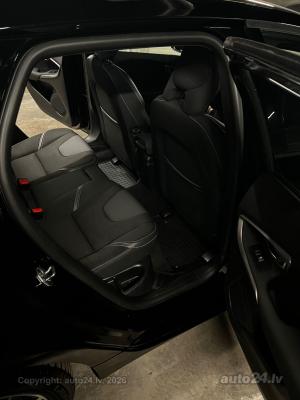 Black Volvo V40 2018 in Tallinn, with an engine capacity of 2.00 L and mileage of 180 thousand km for 12400 €, photo 13 on AUTOMOTO.COM.LV