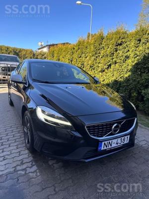 Black Volvo V40 2018 in Bauska, with an engine capacity of 2.00 L and mileage of 0 thousand km for 9000 €, photo 5 on AUTOMOTO.COM.LV
