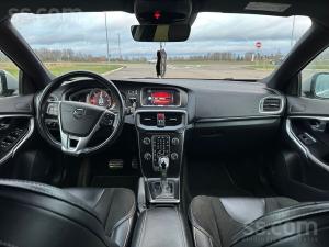 Black Volvo V40 2018 in Bauska, with an engine capacity of 2.00 L and mileage of 0 thousand km for 9000 €, photo 16 on AUTOMOTO.COM.LV