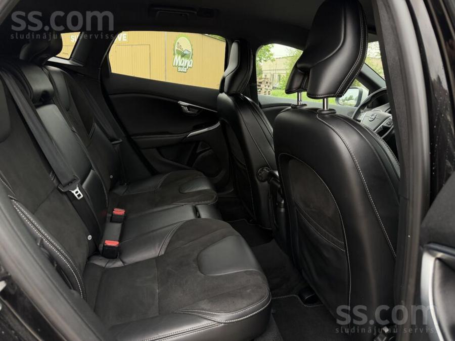 Melns Volvo V40 2018 Ogre, ar dzinēja tilpumu 2.00 L un nobraukumu 178 tūkst. km par 9790 €, foto 16 vietnē AUTOMOTO.COM.LV