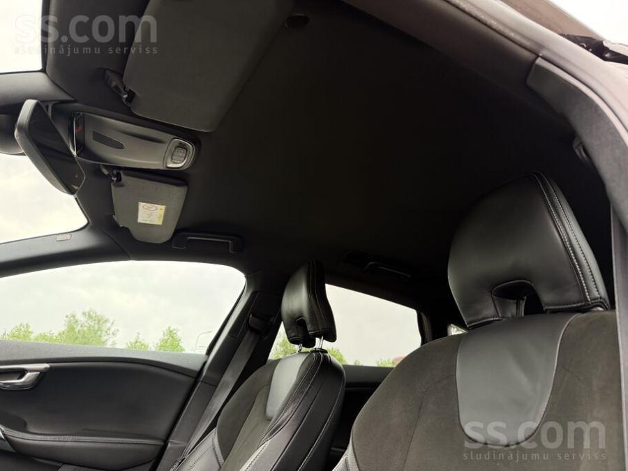 Melns Volvo V40 2018 Ogre, ar dzinēja tilpumu 2.00 L un nobraukumu 178 tūkst. km par 9790 €, foto 21 vietnē AUTOMOTO.COM.LV