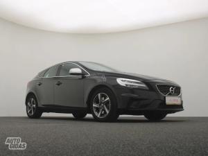 Black Volvo V40 2018 in Vilnius, with an engine capacity of 2.00 L and mileage of 179 thousand km for 12099 €, photo 12 on AUTOMOTO.COM.LV
