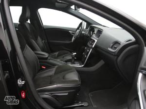 Black Volvo V40 2018 in Vilnius, with an engine capacity of 2.00 L and mileage of 179 thousand km for 12099 €, photo 15 on AUTOMOTO.COM.LV