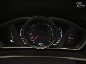 Black Volvo V40 2018 in Vilnius, with an engine capacity of 2.00 L and mileage of 179 thousand km for 12099 €, photo 20 on AUTOMOTO.COM.LV