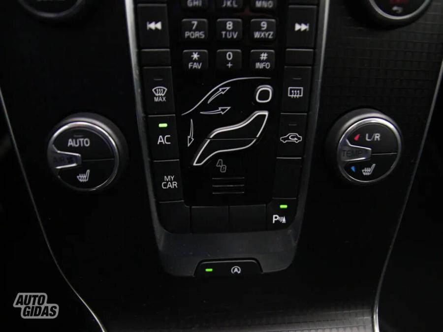 Black Volvo V40 2018 in Vilnius, with an engine capacity of 2.00 L and mileage of 179 thousand km for 12099 €, photo 21 on AUTOMOTO.COM.LV