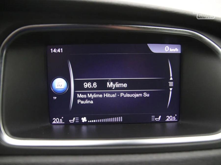 Black Volvo V40 2018 in Vilnius, with an engine capacity of 2.00 L and mileage of 179 thousand km for 12099 €, photo 23 on AUTOMOTO.COM.LV