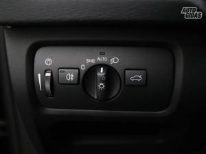 Black Volvo V40 2018 in Vilnius, with an engine capacity of 2.00 L and mileage of 179 thousand km for 12099 €, photo 28 on AUTOMOTO.COM.LV