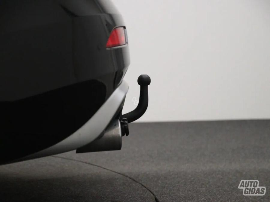 Black Volvo V40 2018 in Vilnius, with an engine capacity of 2.00 L and mileage of 179 thousand km for 12099 €, photo 30 on AUTOMOTO.COM.LV