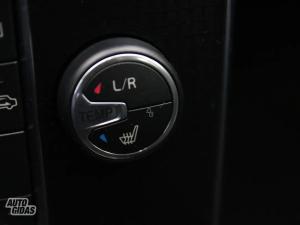 Black Volvo V40 2018 in Vilnius, with an engine capacity of 2.00 L and mileage of 179 thousand km for 12099 €, photo 31 on AUTOMOTO.COM.LV