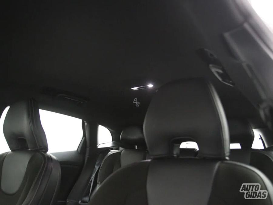 Black Volvo V40 2018 in Vilnius, with an engine capacity of 2.00 L and mileage of 179 thousand km for 12099 €, photo 32 on AUTOMOTO.COM.LV