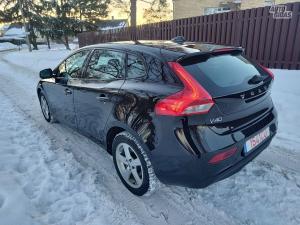 Melns Volvo V40 2018 Biržai, ar dzinēja tilpumu 1.50 L un nobraukumu 226 tūkst. km par 9999 €, foto 4 vietnē AUTOMOTO.COM.LV