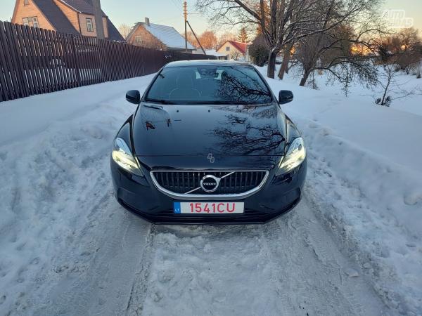 Black Volvo V40 2018 in Birzai, with an engine capacity of 1.50 L and mileage of 226 thousand km for 9999 €, photo 5 on AUTOMOTO.COM.LV