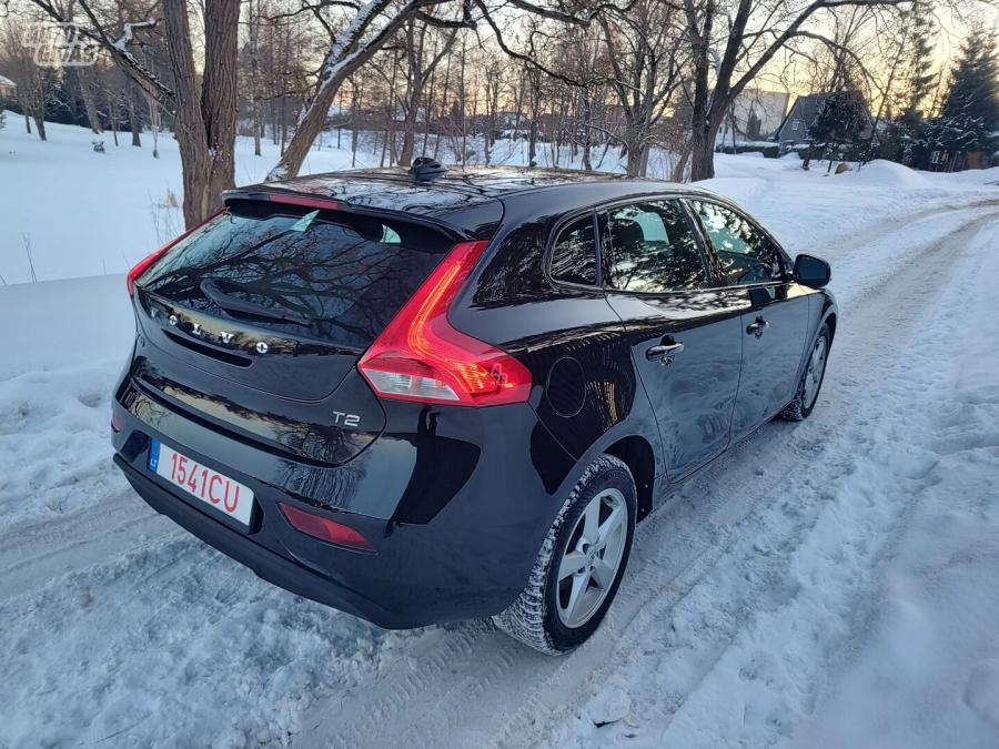 Melns Volvo V40 2018 Biržai, ar dzinēja tilpumu 1.50 L un nobraukumu 226 tūkst. km par 9999 €, foto 8 vietnē AUTOMOTO.COM.LV