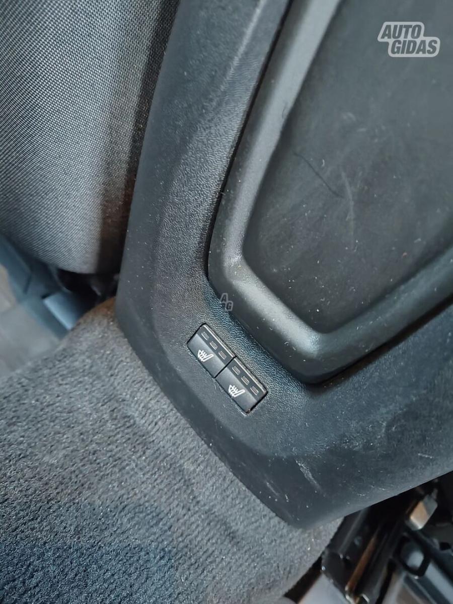 Melns Volvo V40 2018 Biržai, ar dzinēja tilpumu 1.50 L un nobraukumu 226 tūkst. km par 9999 €, foto 14 vietnē AUTOMOTO.COM.LV