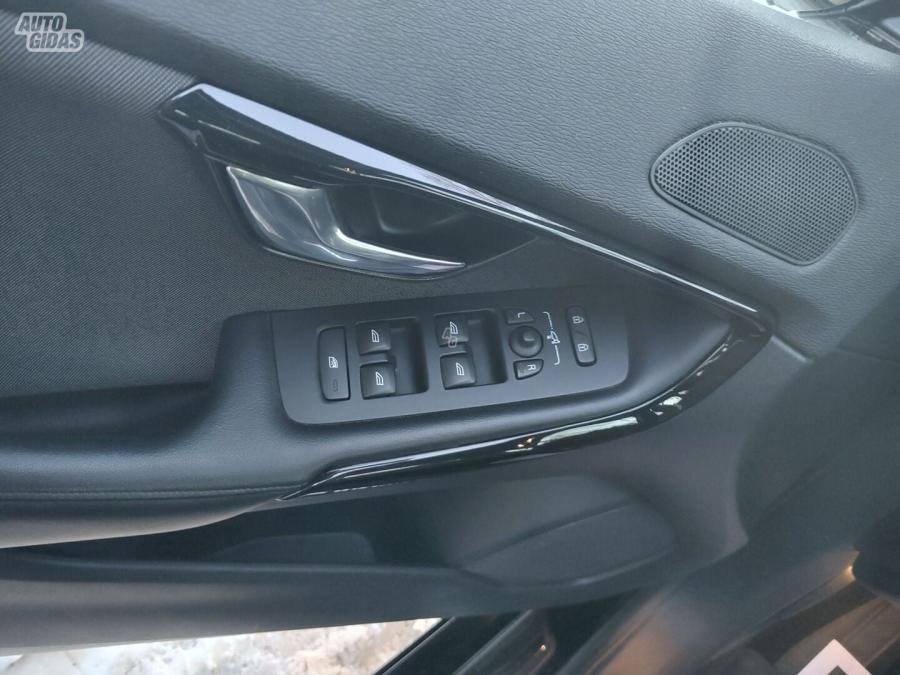 Melns Volvo V40 2018 Biržai, ar dzinēja tilpumu 1.50 L un nobraukumu 226 tūkst. km par 9999 €, foto 15 vietnē AUTOMOTO.COM.LV