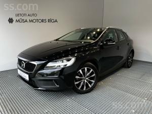 Melns Volvo V40 2018 Rīga, ar dzinēja tilpumu 2.00 L un nobraukumu 120 tūkst. km par 13900 €, foto 1 vietnē AUTOMOTO.COM.LV