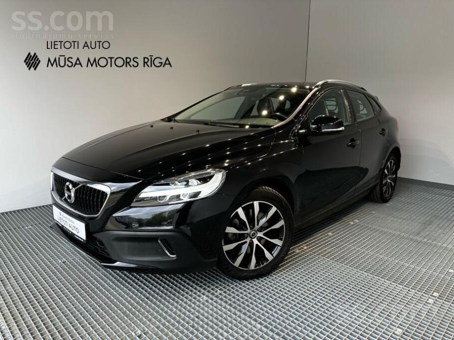 Melns Volvo V40 2018 Rīga, ar dzinēja tilpumu 2.00 L un nobraukumu 120 tūkst. km par 13900 €, foto 1 vietnē AUTOMOTO.COM.LV
