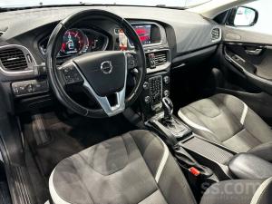 Melns Volvo V40 2018 Rīga, ar dzinēja tilpumu 2.00 L un nobraukumu 120 tūkst. km par 13900 €, foto 7 vietnē AUTOMOTO.COM.LV