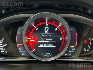 Melns Volvo V40 2018 Rīga, ar dzinēja tilpumu 2.00 L un nobraukumu 120 tūkst. km par 13900 €, foto 13 vietnē AUTOMOTO.COM.LV