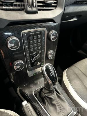 Melns Volvo V40 2018 Rīga, ar dzinēja tilpumu 2.00 L un nobraukumu 120 tūkst. km par 13900 €, foto 14 vietnē AUTOMOTO.COM.LV