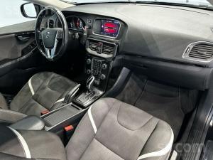 Melns Volvo V40 2018 Rīga, ar dzinēja tilpumu 2.00 L un nobraukumu 120 tūkst. km par 13900 €, foto 18 vietnē AUTOMOTO.COM.LV