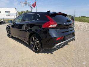 Black Volvo V40 2018 in Alytus, with an engine capacity of 2.00 L and mileage of 269 thousand km for 8950 €, photo 3 on AUTOMOTO.COM.LV