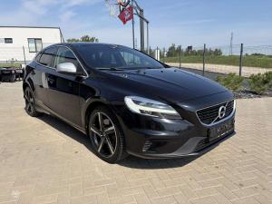 Black Volvo V40 2018 in Alytus, with an engine capacity of 2.00 L and mileage of 269 thousand km for 8950 €, photo 5 on AUTOMOTO.COM.LV