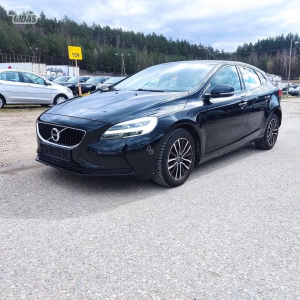 Melns Volvo V40 2019 Viļņa, ar dzinēja tilpumu 1.50 L un nobraukumu 245 tūkst. km par 10800 €, foto 1 vietnē AUTOMOTO.COM.LV