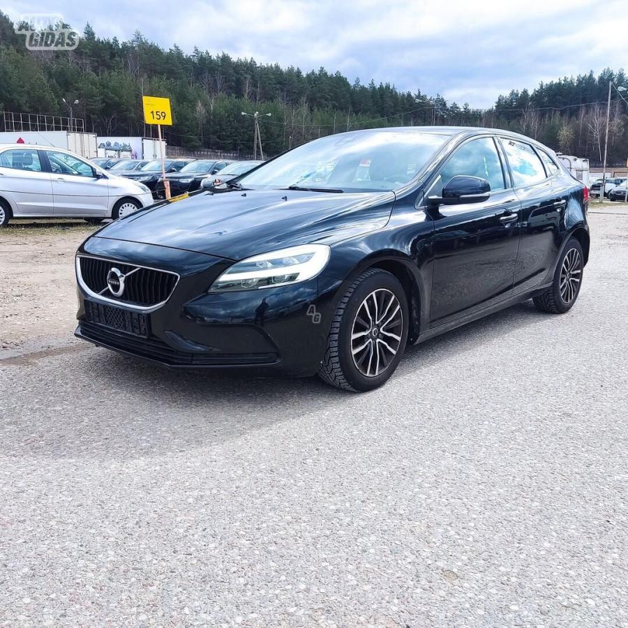 Melns Volvo V40 2019 Viļņa, ar dzinēja tilpumu 1.50 L un nobraukumu 245 tūkst. km par 10800 €, foto 1 vietnē AUTOMOTO.COM.LV