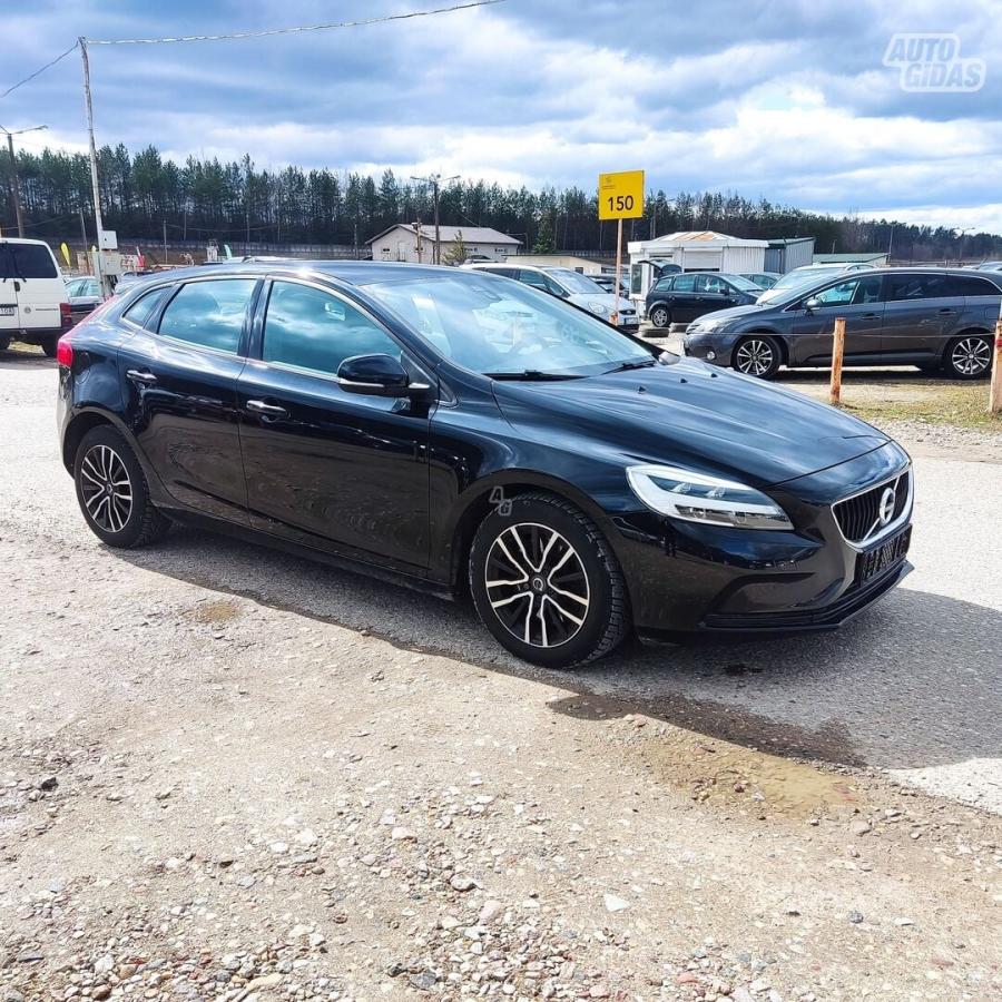 Melns Volvo V40 2019 Viļņa, ar dzinēja tilpumu 1.50 L un nobraukumu 245 tūkst. km par 10800 €, foto 4 vietnē AUTOMOTO.COM.LV
