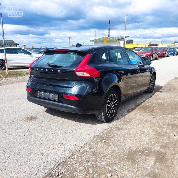 Melns Volvo V40 2019 Viļņa, ar dzinēja tilpumu 1.50 L un nobraukumu 245 tūkst. km par 10800 €, foto 8 vietnē AUTOMOTO.COM.LV