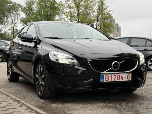 Black Volvo V40 2019 in Riga, with an engine capacity of 1.50 L and mileage of 137 thousand km for 11800 €, photo 1 on AUTOMOTO.COM.LV