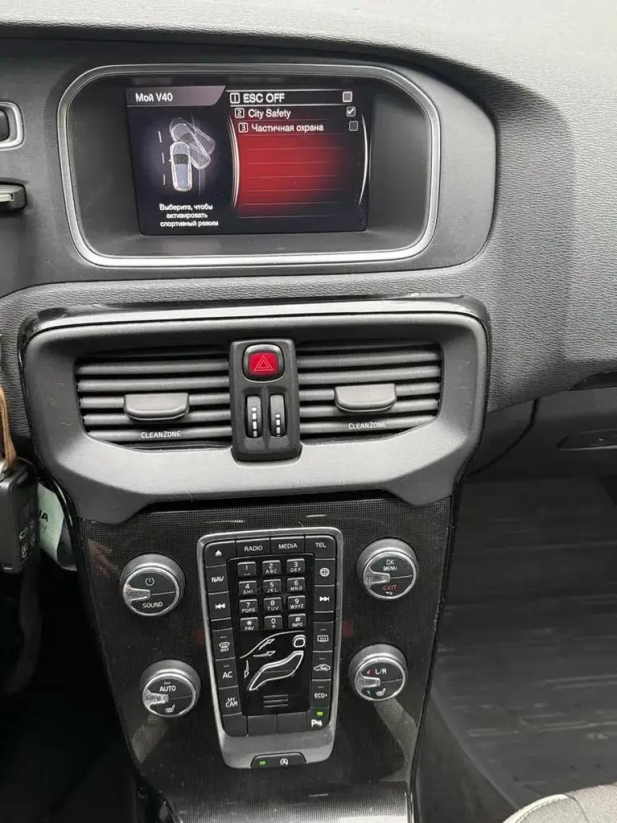 Melns Volvo V40 2019 Rīga, ar dzinēja tilpumu 1.50 L un nobraukumu 137 tūkst. km par 11800 €, foto 7 vietnē AUTOMOTO.COM.LV
