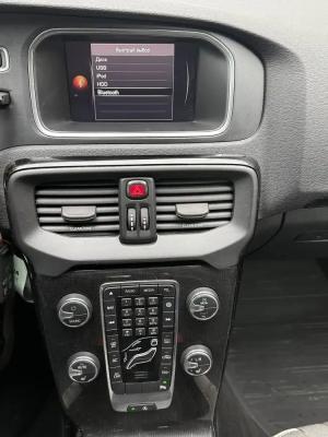 Melns Volvo V40 2019 Rīga, ar dzinēja tilpumu 1.50 L un nobraukumu 137 tūkst. km par 11800 €, foto 8 vietnē AUTOMOTO.COM.LV